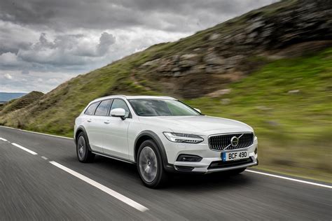 2023 Volvo V90cc problems and complaints
